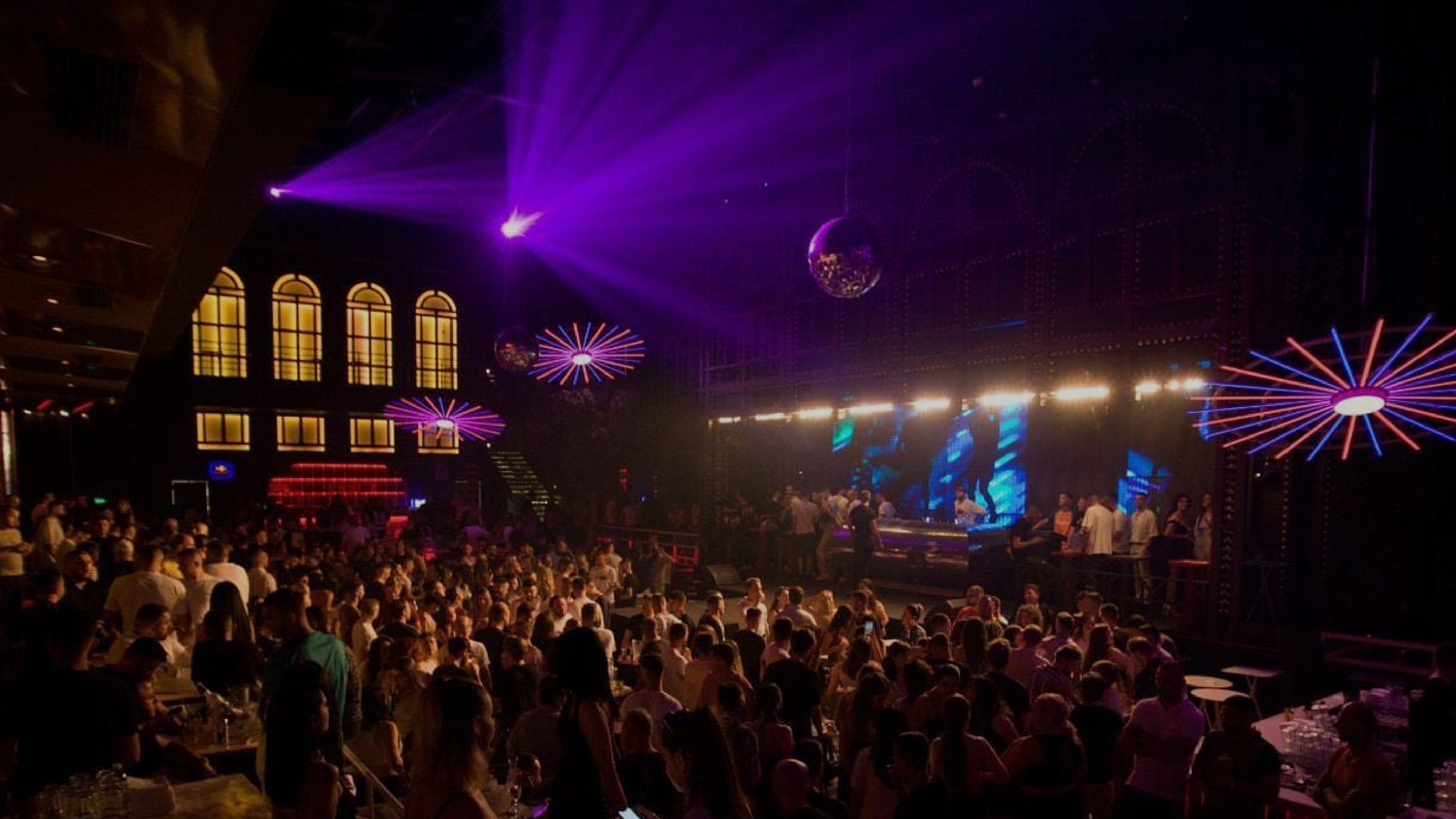 Folie Terrace/Electronic - Millennium Group